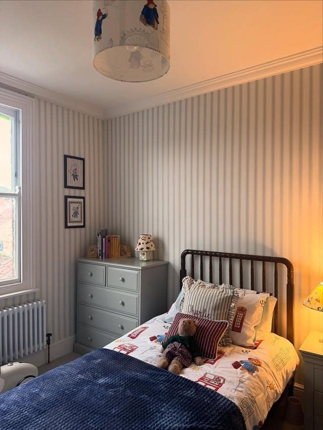 22 Simple Navy Blue and Gray Bedroom Ideas – Cozy & Home